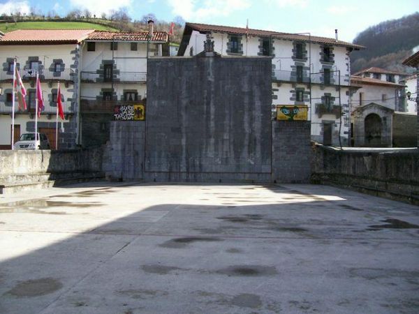 31880 Leitza, Navarre Spain (Calle Elbarren 1) Open-air single walled ...